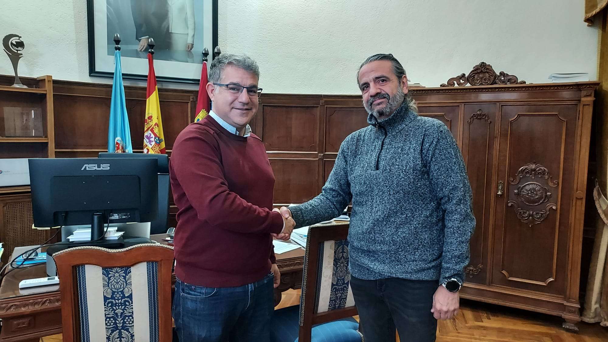 La familia del pintor hellinero Francisco Fernández Reolid deposita una ...